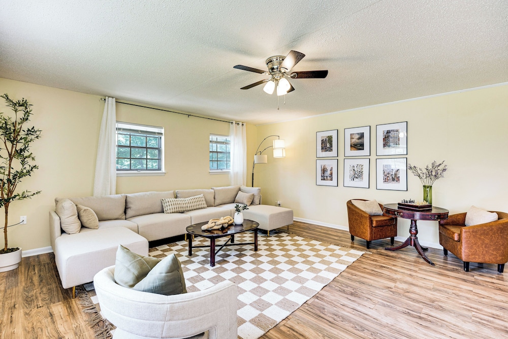 Family-friendly Huntsville Home W/ Spacious Yard - Huntsville