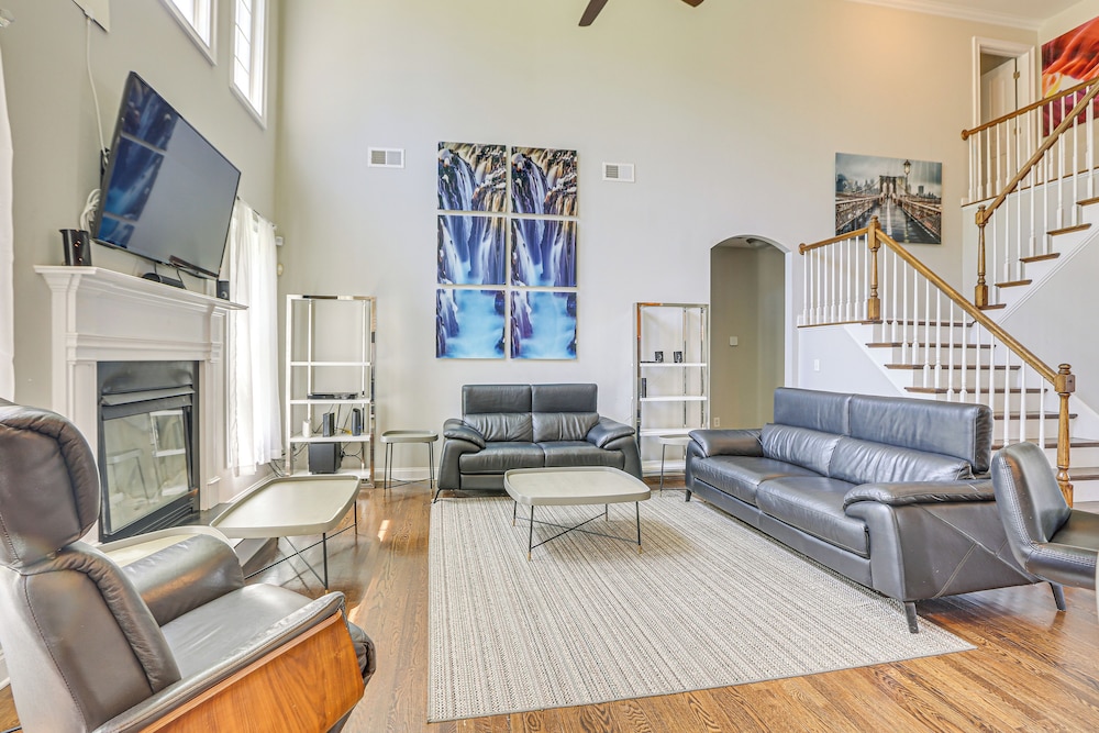 Spacious High Point Family Home W/ Yard & Grill - High Point, NC