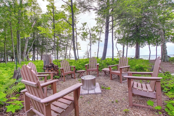 Modern Waterfront Home - 1 Mi To Cave Point Park! - Door County, WI