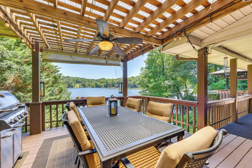 Lakefront Blairsville House W/ Game Room & Hot Tub - Blairsville, GA