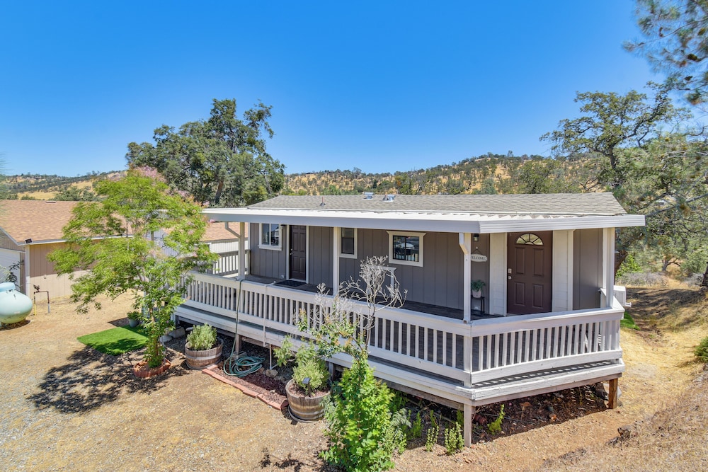 La Grange Home W/ Covered Patio & Gas Grill! - Californië
