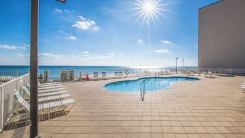 2 piscinas exteriores