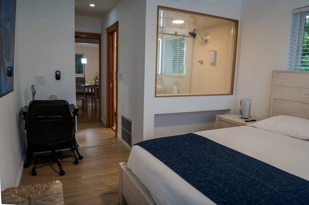 D’Mauchi-WaterHouse-Beaches20min-boat-dockparking - Miami | Vrbo