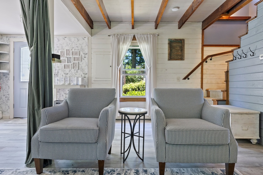 Pelicans Bog On Woods Pond In Middleboro Minutes From Mbta To Boston. - Bridgewater, MA