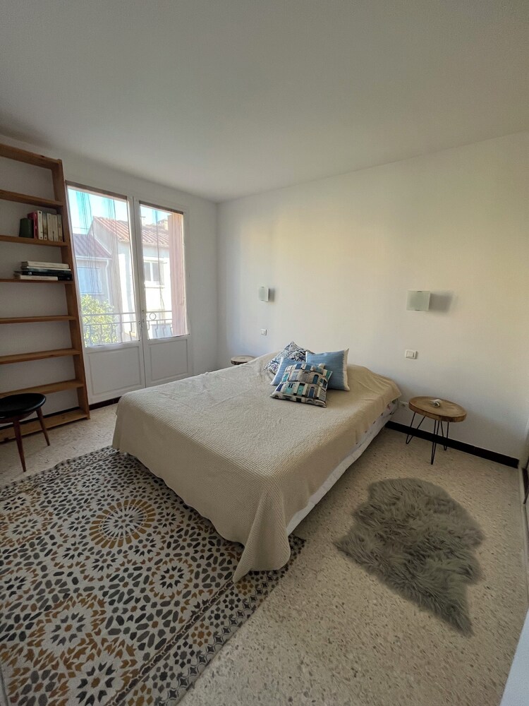 A garden, 500m from the beach, everything for a wonderful family stay ...