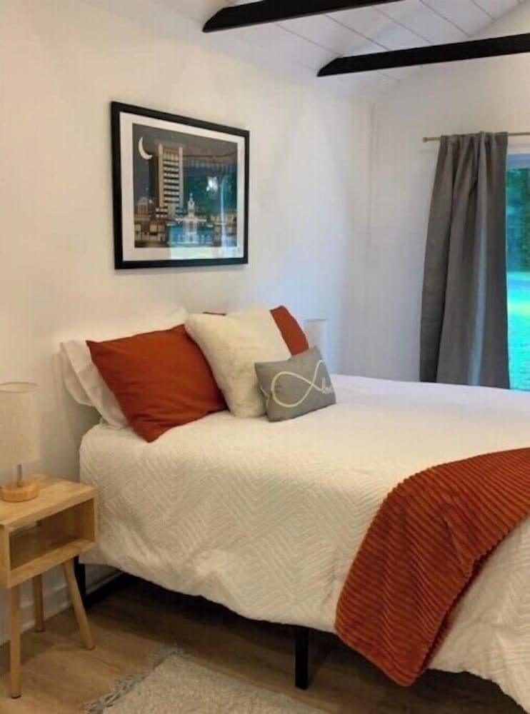 Hummingbird Hideaway- Private Self-check -Wi-fi - Murfreesboro, TN