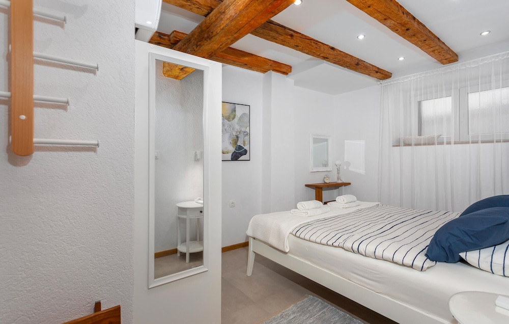 Nice Apartment In Punat - Punat