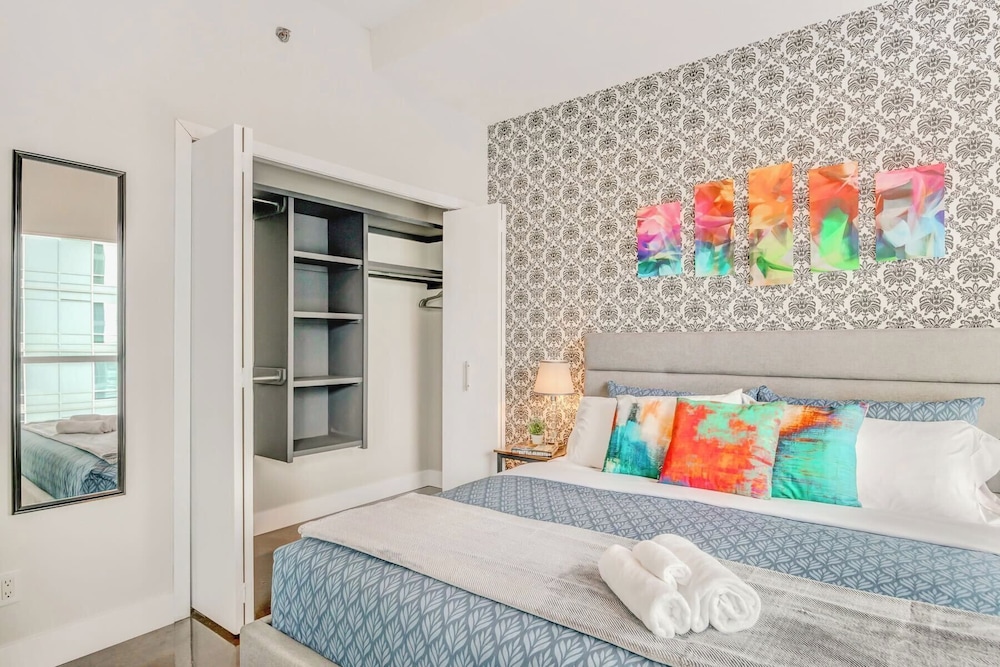 Luxury Condo With City Views Near Stampede Park - Calgary