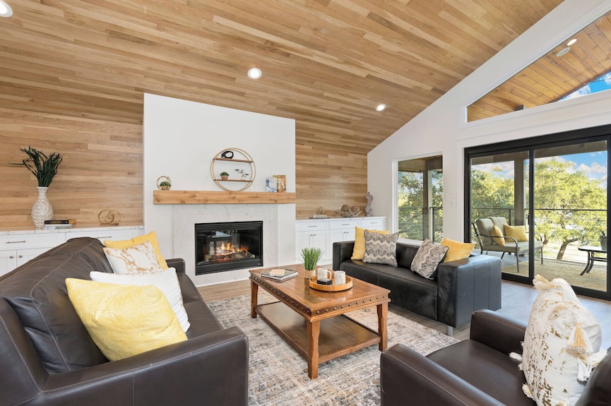 180 Degree View Of Canyon Lake! Upscale Luxury Awaits! - Canyon Lake, TX