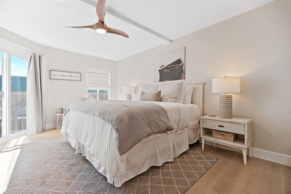 Steps To The Beach And Restaurants! Balcony Ocean View, Pool & Pickleball! - Brunswick, GA