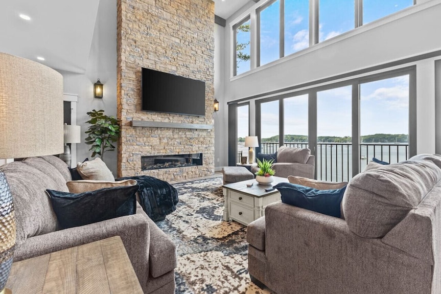 Luxury Lakefront 4br W/ Beach - Burlington, VT