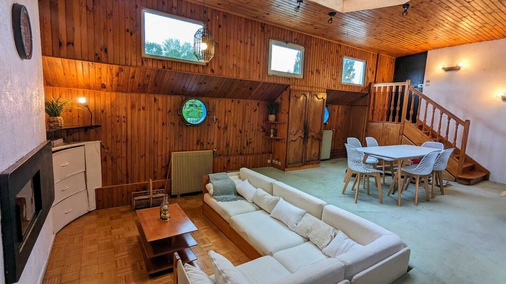 Cosy And Convivial Houseboat - Disneyland Paris