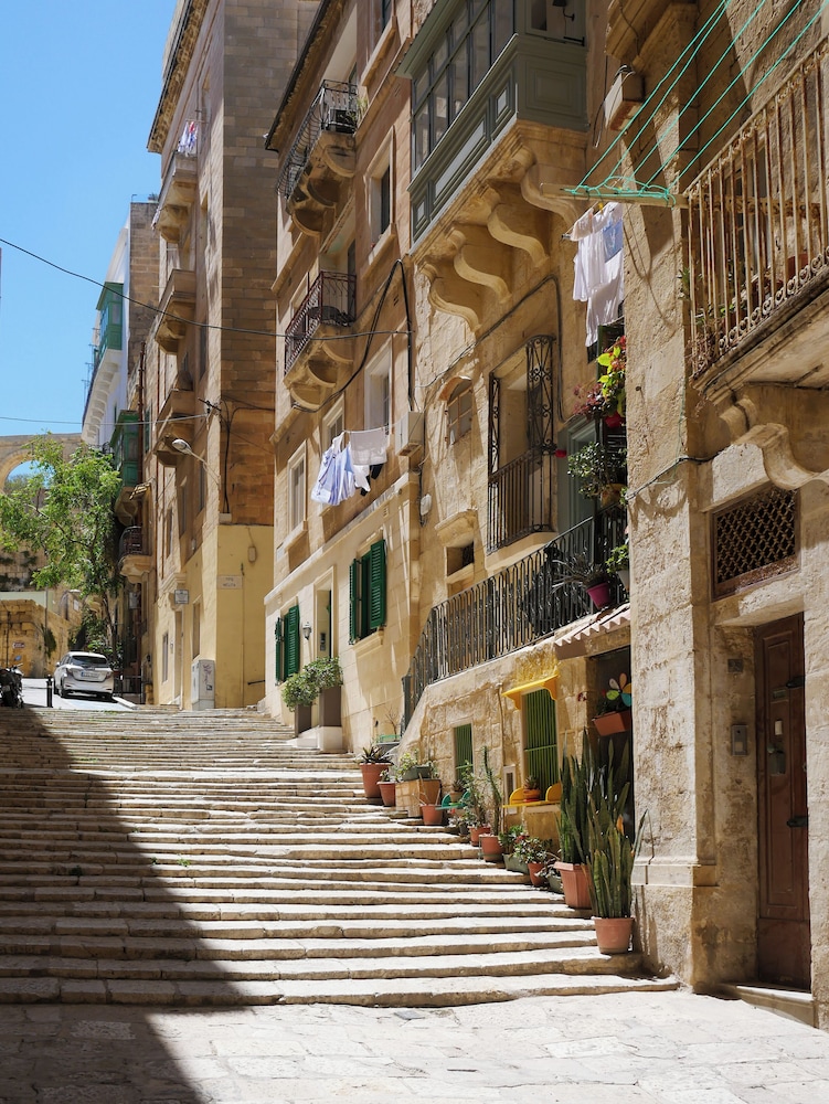Battery House - La Valetta