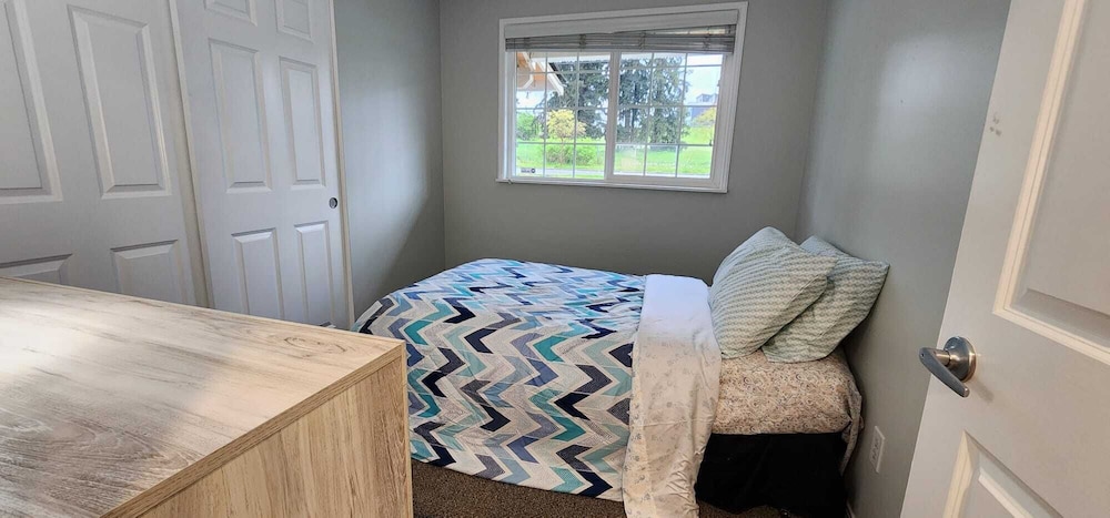 Pet-friendly 3b1b Bungalow With Huge Yard In Bothell - Great American Casino Everett