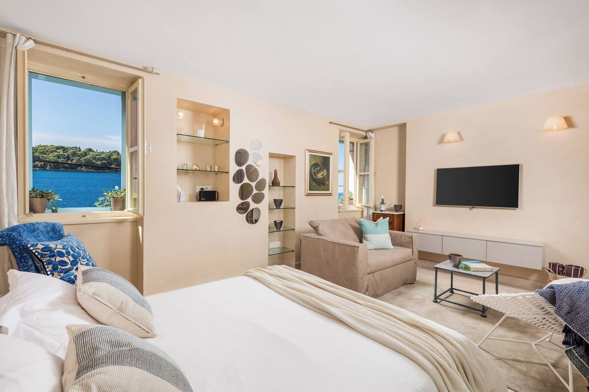 Estúdio | 1 quarto, com decoração personalizada, com mobília individualizada