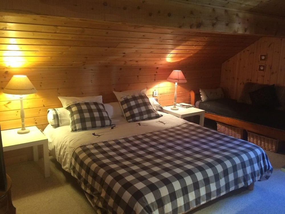 Rustic Mountain Chalet with Jacuzzi - Formigueres | Vrbo