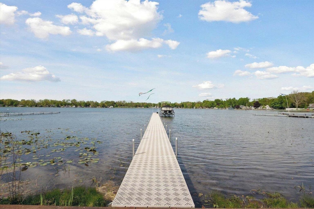 Beautiful Lake Front House On Clark Lake With A Large Yard! Sleeps 20+ - Mission Lake, Jerome