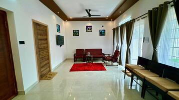 Vila luxo | 3 quartos, roupas de cama premium, escrivaninha, Wi-Fi de cortesia