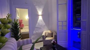 Apartamento Deluxe, varanda, Vista para a cidade | 1 quarto, cortinas/cortinados opacos, quartos insonorizados