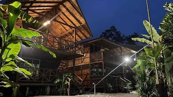 Fachada da propriedade