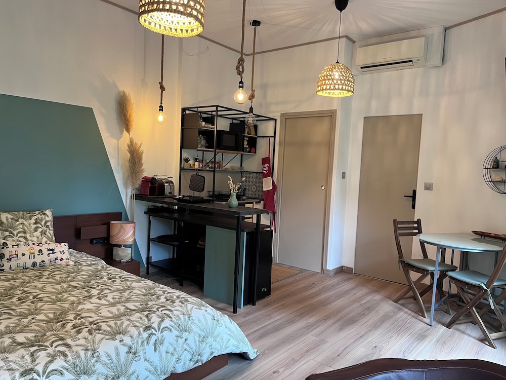 Charmant Studio En Rez De Jardin Chaville - Chaville