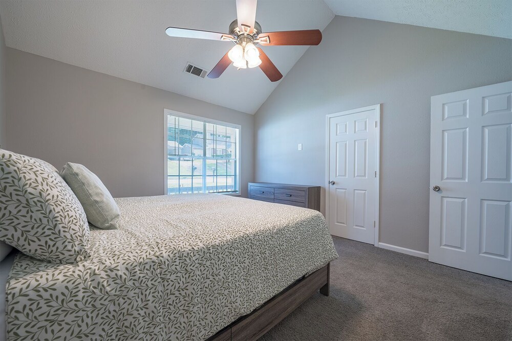 4 bedroom beautiful house in a quiet neighborhood - Gresham Park | Vrbo