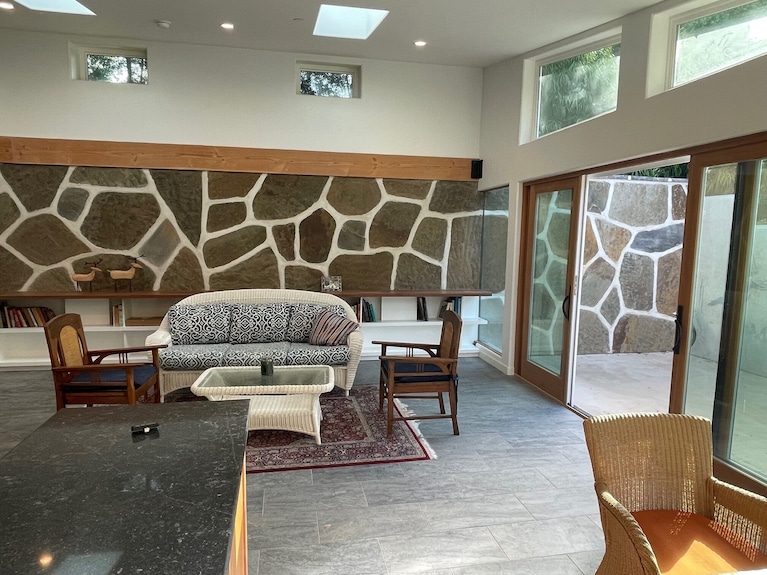 Charming 2-bedroom Guest House In Quiet Neighborhood. \N\n - 聖塔芭芭拉