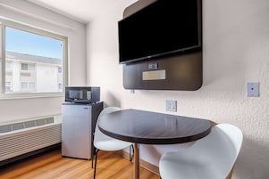 Quarto Standard, 1 cama de casal, não fumadores | Comodidade do quarto