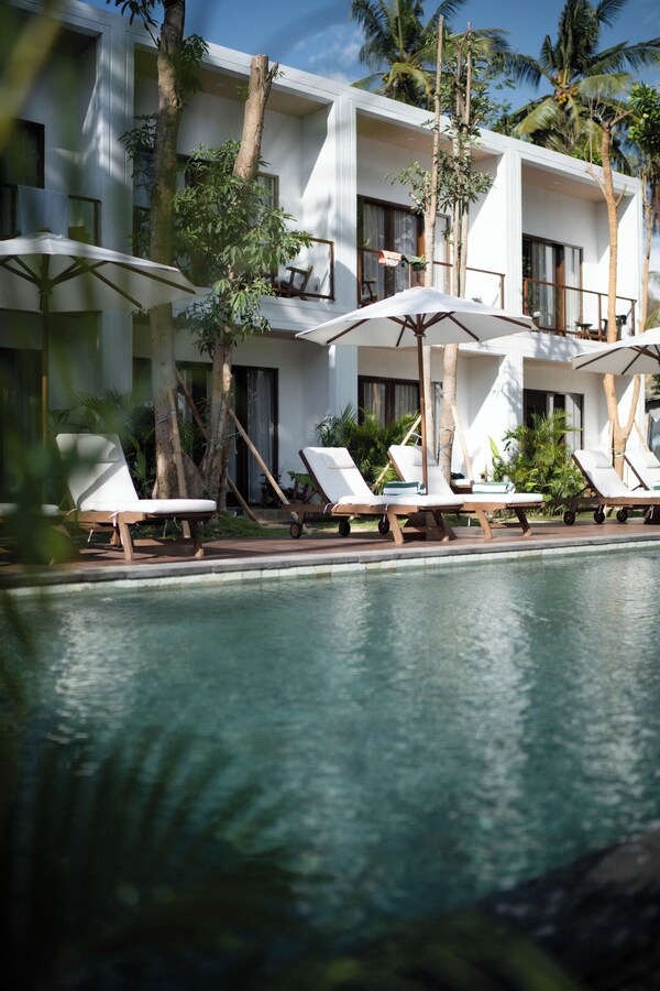 Tika Lombok - Lombok