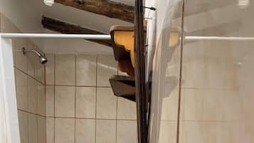 Quarto Triplo Comfort | Casa de banho | Toalhas fornecidas