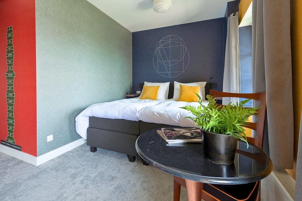 Apartment With Smart Tv, Private Kitchen, And Designer Bathroom Located In The Heart Of Tilburg. - Tilburg