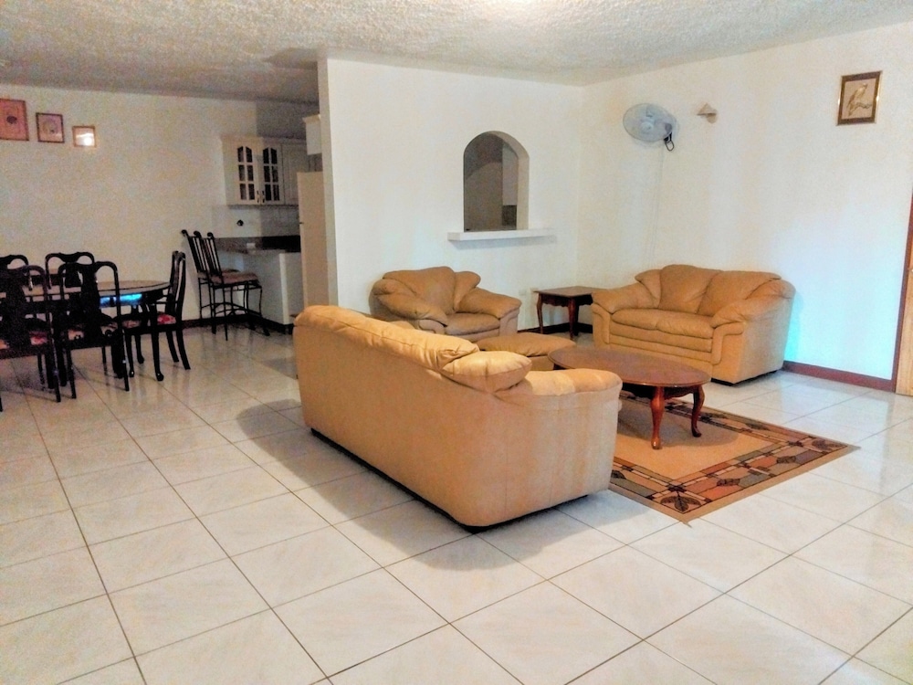 Comfy Haven - Montego Bay