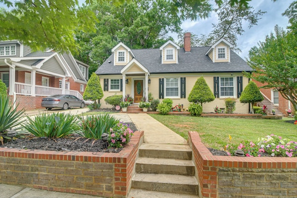 Charlotte Home W/ Yard - Near Spectrum Center! - Charlotte, NC