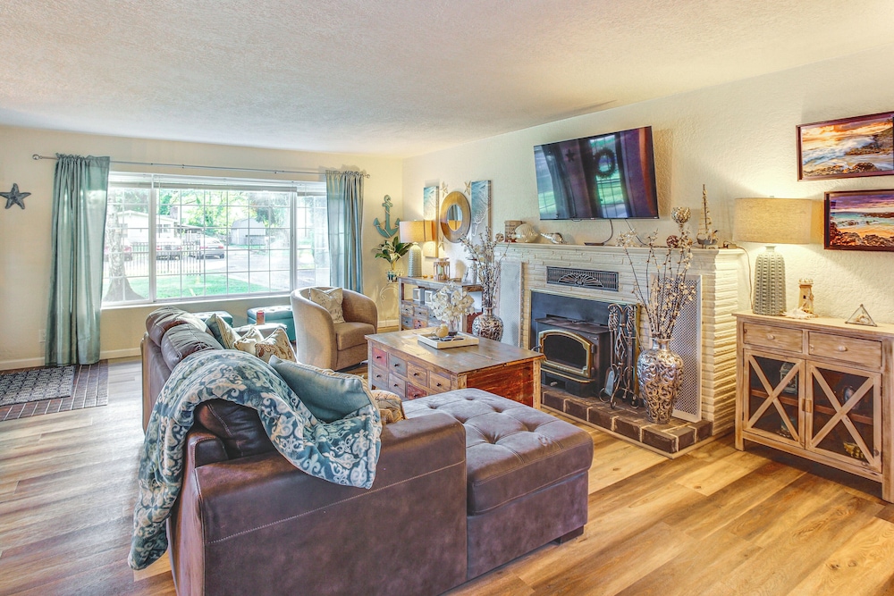Tacoma Retreat W/ Fire Pit - Walk To Lake Access! - Anderson Island