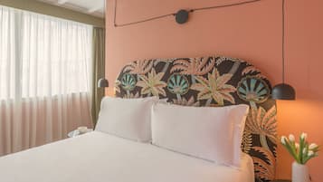 Quarto Júnior | Minibar, cofre no quarto, cortinas/cortinados opacos