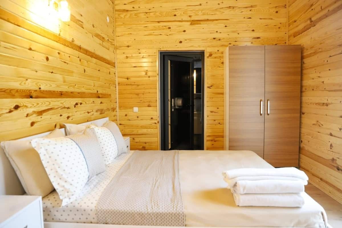 Roupas de cama premium, Wi-Fi de cortesia, individualmente decorados