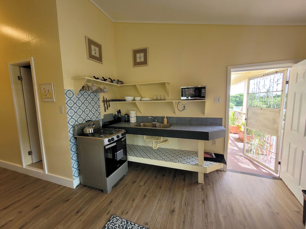 Sunny 1 Bedroom In Esperanza Close To Everything - Vieques