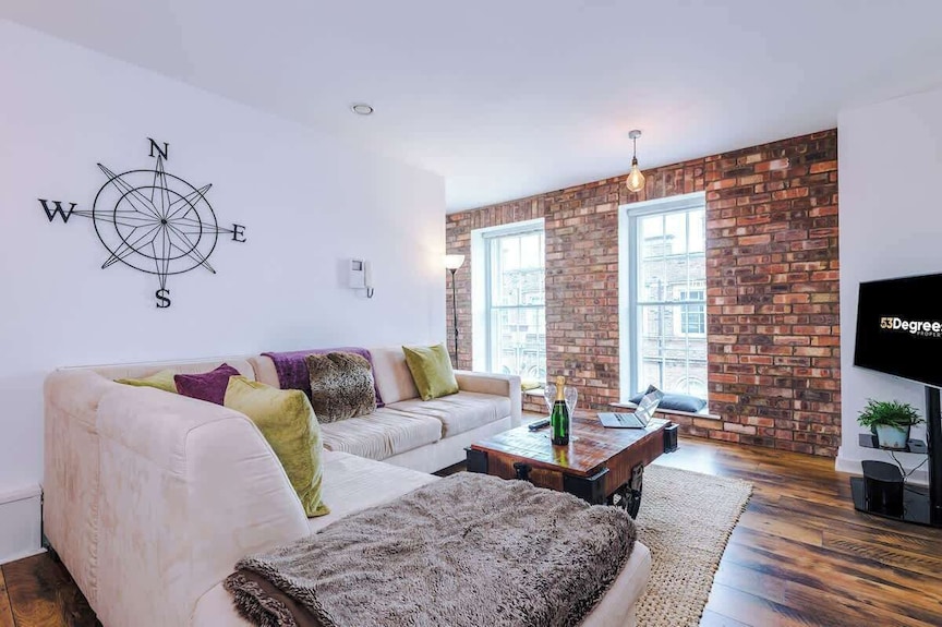 New! Stunning City Centre Flat, Amazing Location! - Chester