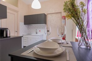 Estúdio básico | Sala de jantar