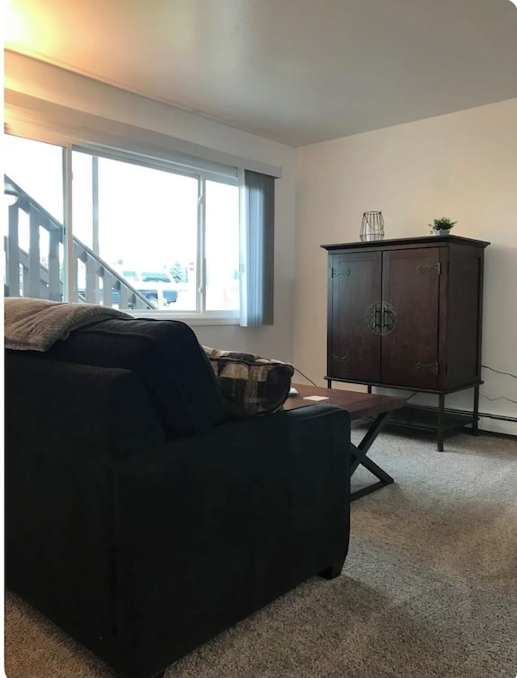 Ground Floor End Unit In Midtown Anchorage - Anchorage