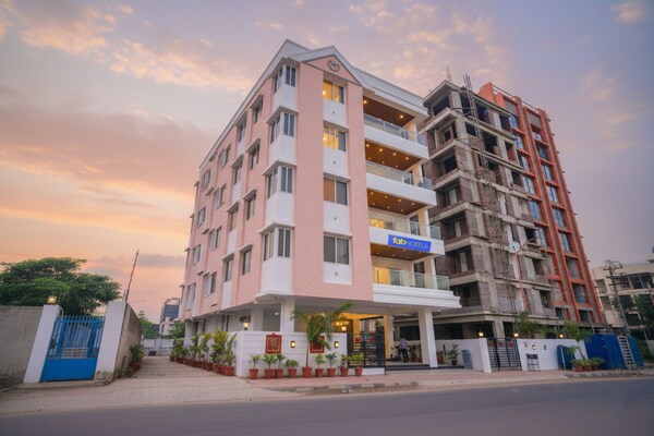 Fabhotel Prime Athiti Delight Stay - Pune