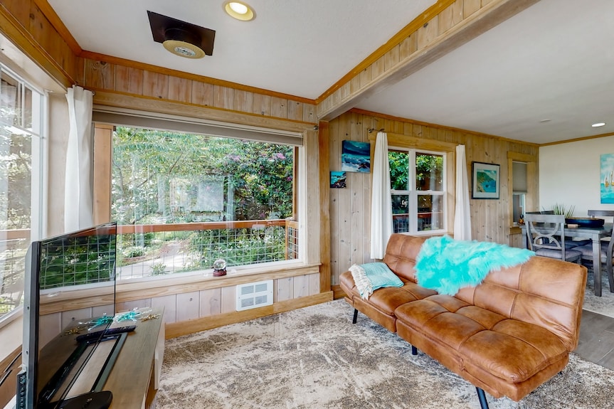 Waterfront Getaway With Beautiful Patio, Wifi And W/d - 惠德比島