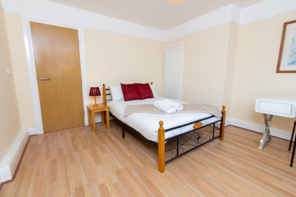 Spacious 2br Home With Free Parking - 프레스턴