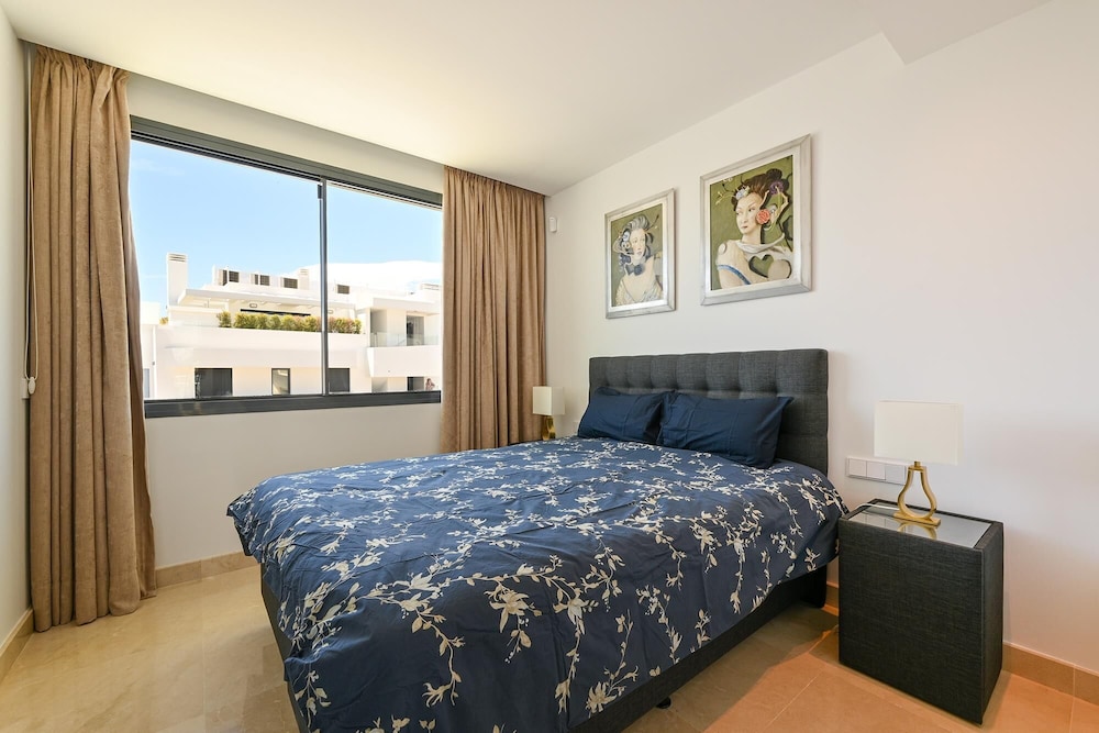 Private splash pool on roof terrace. Barbecue. Walking distance beach ...