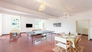 Apartamento Familiar, 2 quartos, micro-ondas (Salvia House In Mulinetti - 10min) | Restaurantes