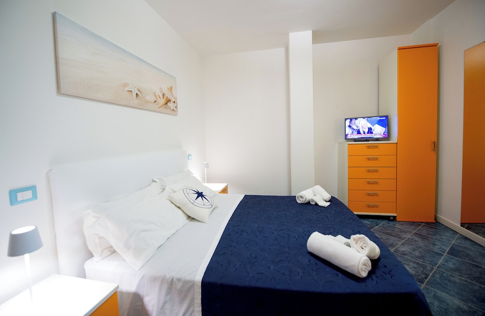 Souvenir 7 - Deux Chambres Appartement, Couchages 6 - Gabicce Mare