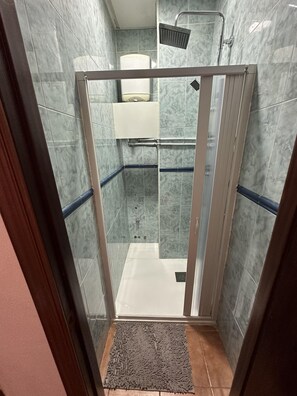 Estúdio | Casa de banho | Um polibã