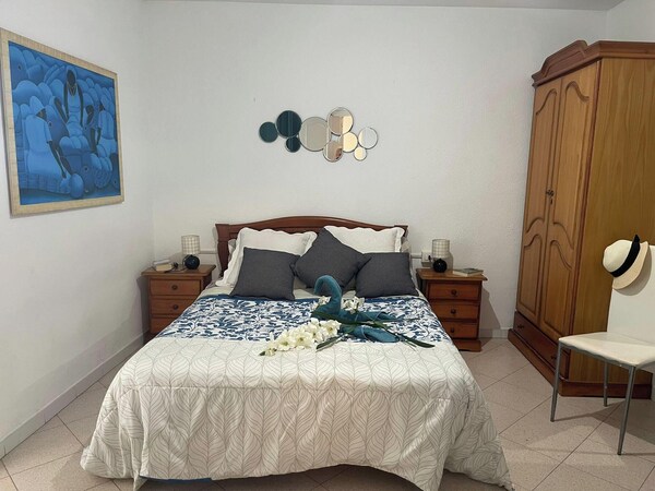 Apartment - Sleeps 4 - Jacuzzi - Terrace - Pool - Costa Adeje