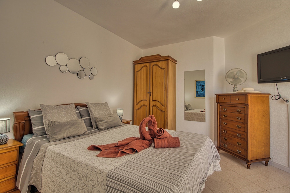 Lovely 2-bed Apartment & Jacuzzi Terrace & Pool - Costa Adeje