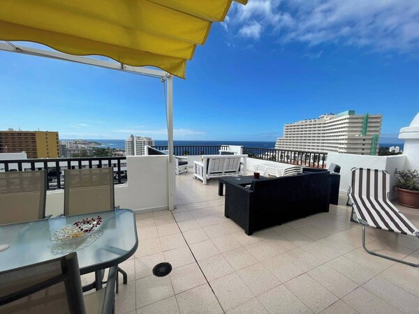 Apartment - Sleeps 4 - Jacuzzi - Terrace - Pool - 